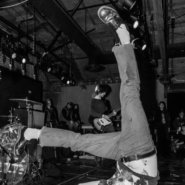 MRR Radio - MAXIMUM ROCKNROLL