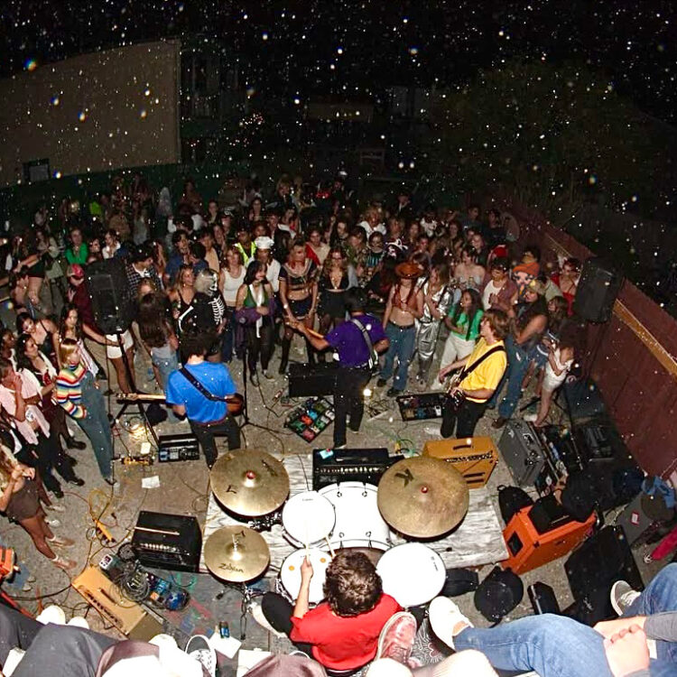 MRR Radio - MAXIMUM ROCKNROLL